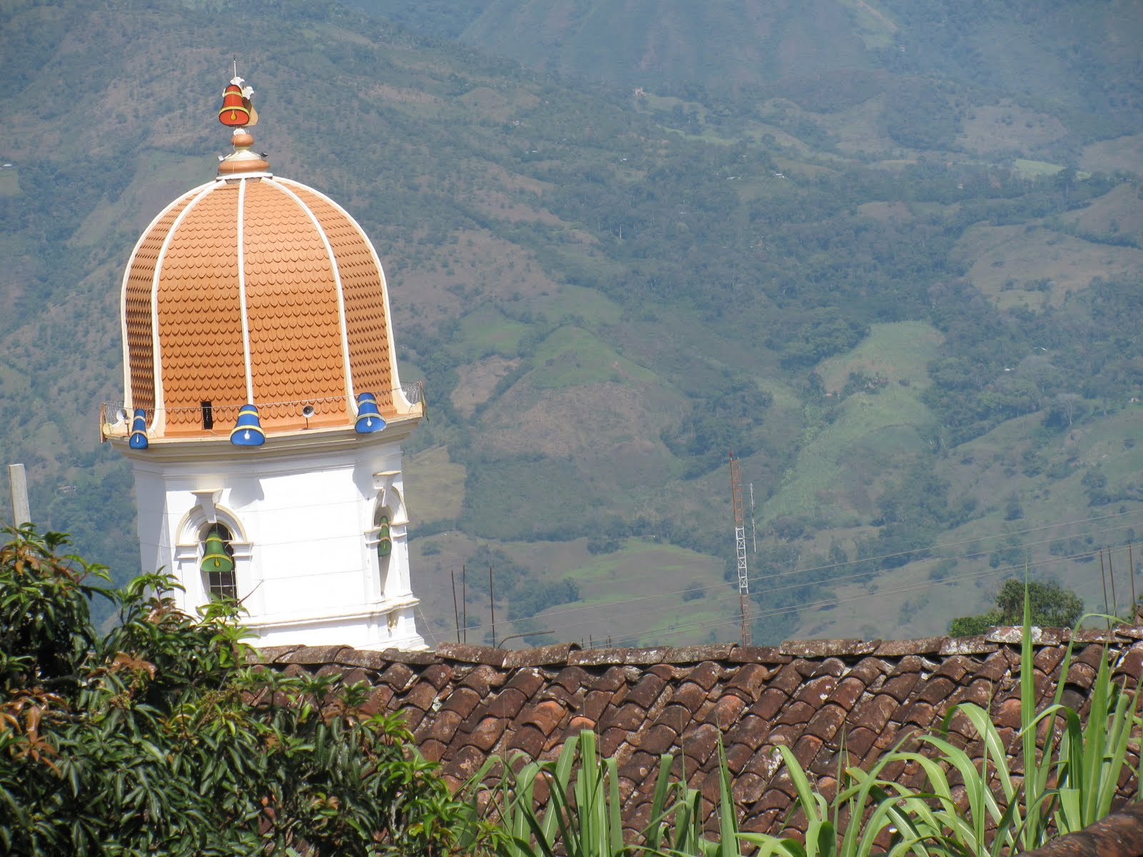 CORPORACIÓN COLONIA DE ITUANGO EN MEDELLÍN: UN RECORRIDO POR LAS CALLES ...