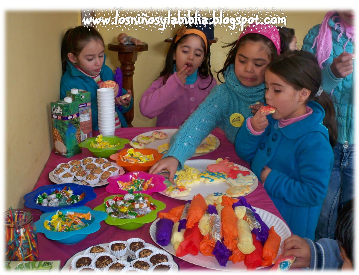 Los niños y la Biblia: "Aderezas mesa delante de mi, en presencia de ...