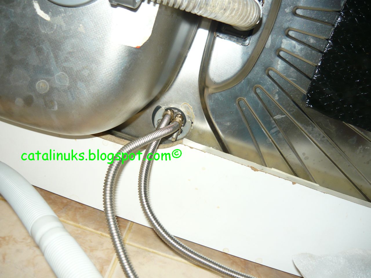 Cata-Links: Apa plata la chiuveta