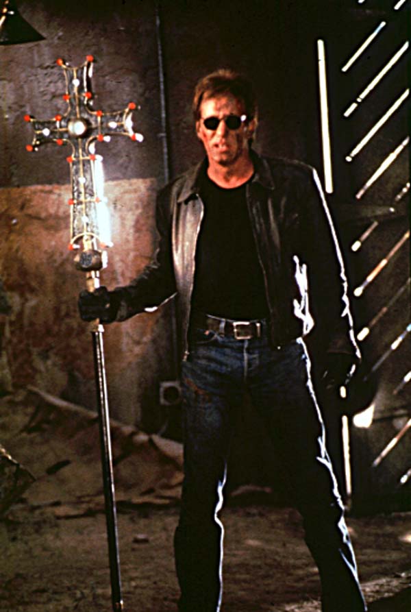 PERRA MUERTE: VAMPIROS DE JOHN CARPENTER (John Carpenter´s vampires ...