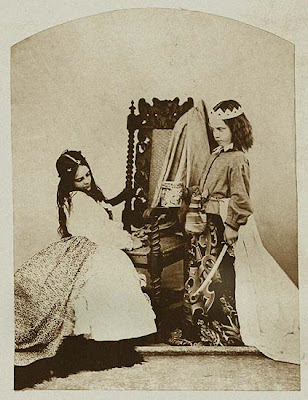 L'aquoiboniste: Queen Eleanor & Fair Rosamund