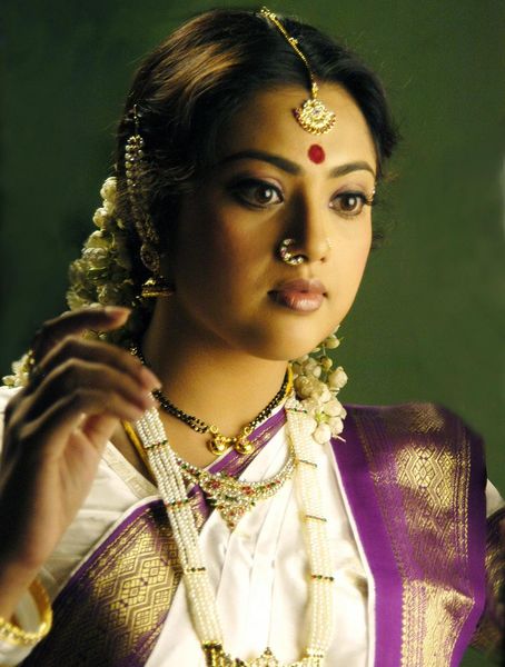 Movie Actor & Actress Cute Stills: Southindian Actress Meena in saree ...