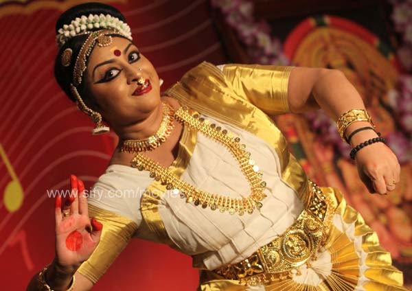 Parvathy Jayaram Wallpapers