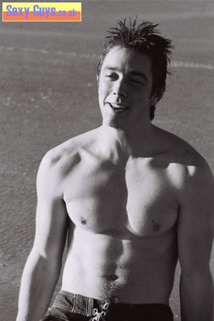 Male Beauty Exposed: Steve Sandvoss in B&W