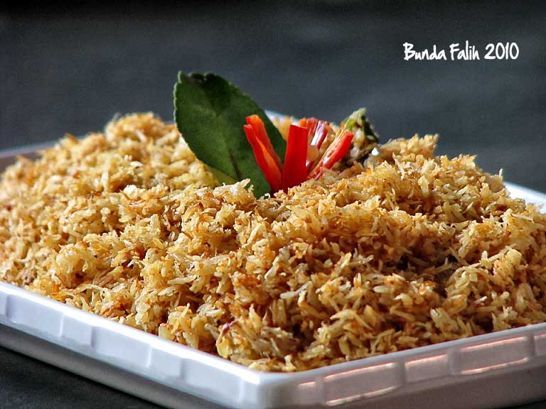 Story behind the kitchen: Serundeng kelapa