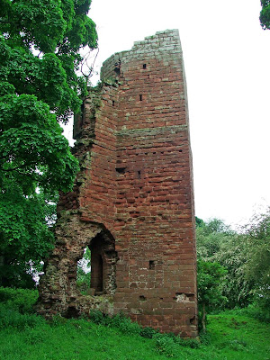 The castles, towers and fortified buildings of Cumbria: Kirkoswald ...