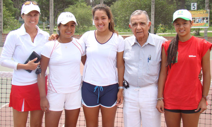 SOMOSTENIS: BIANCA BOTTO AFINA RAQUETA EN BUENOS AIRES