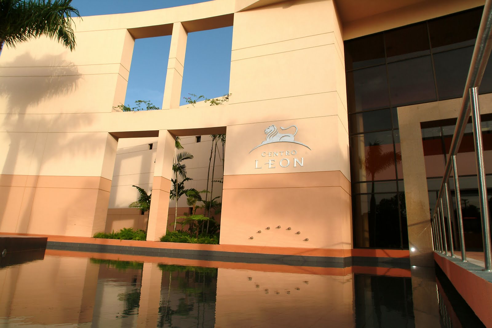 El Centro León reabrirá sus puertas al público - Actividades Artisticas