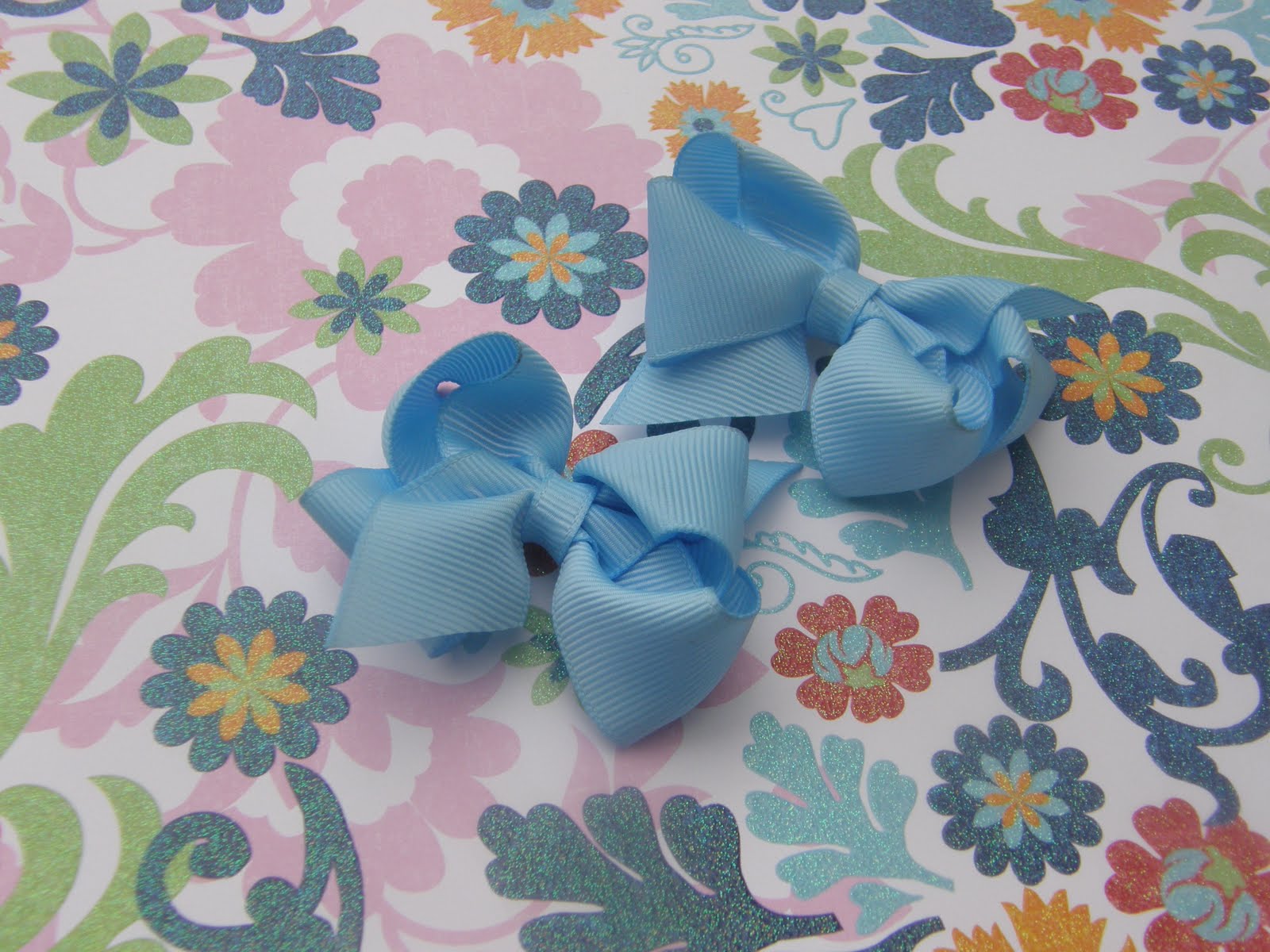 Sweet.Bee.Bowtique: Light Blue Mini Bows