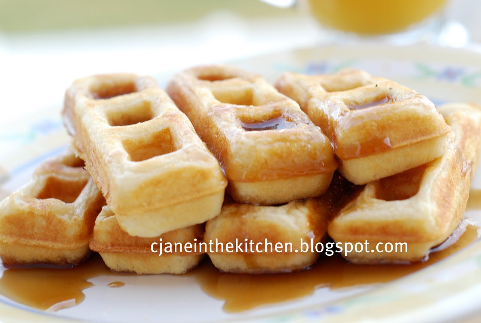 See Jane in the kitchen: Waffles and homemade syrup