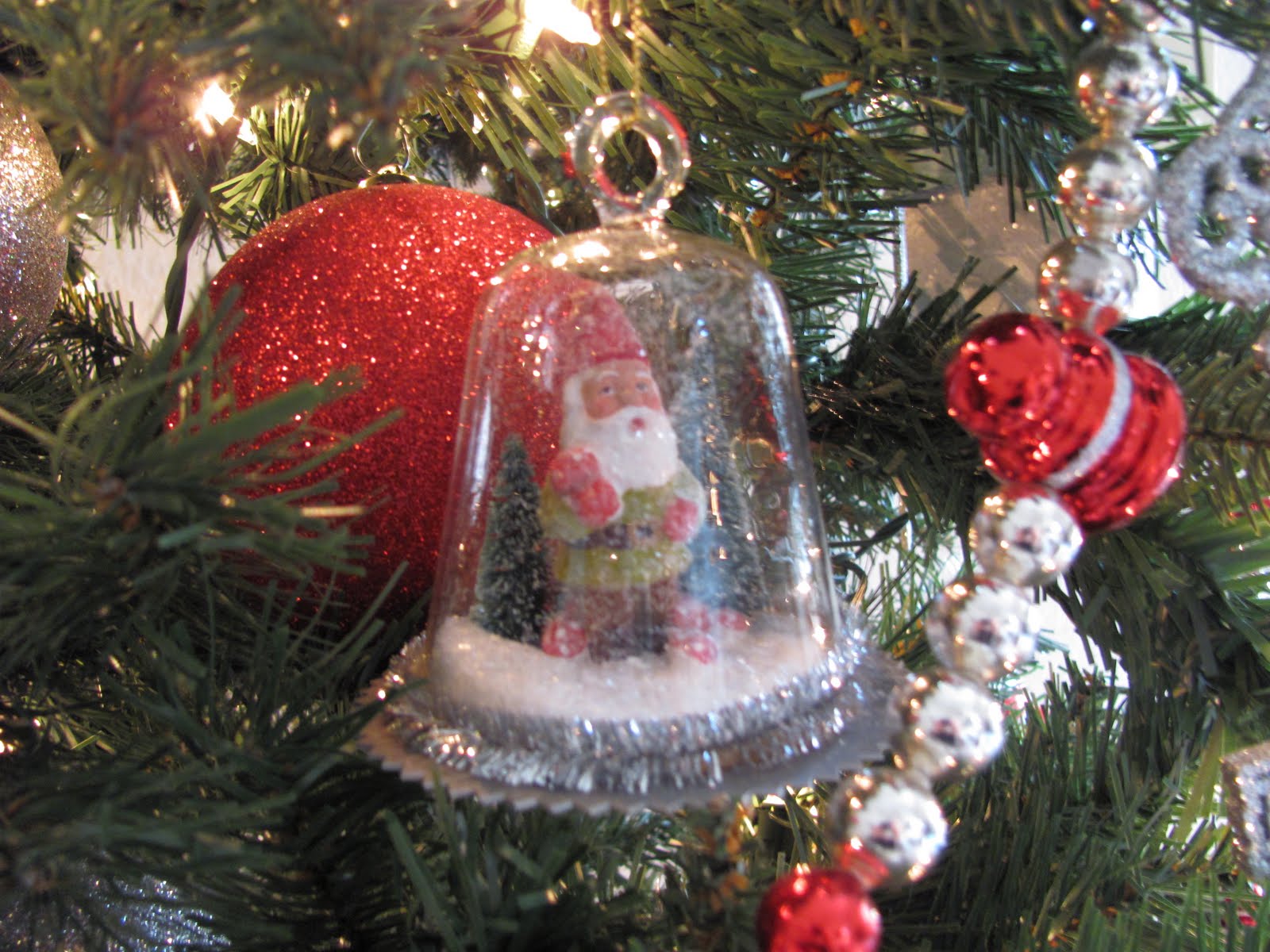 Little Nest Studio: I'm The Happiest Christmas Tree... Ho Ho Ho... Hee ...