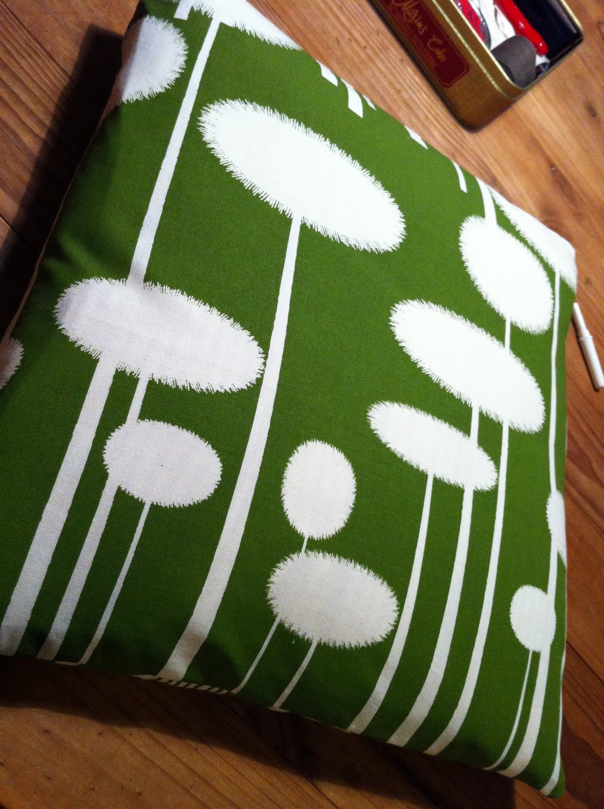 making groovy things: something soft to rest on