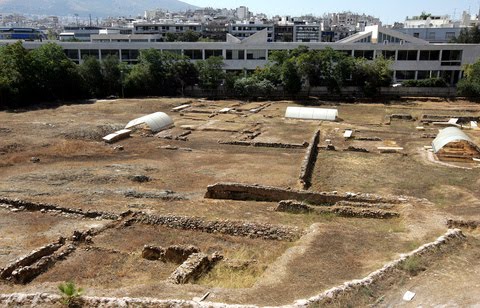 SINOMOTIS: ΣΤΟ ΦΩΣ ΤΟ ΛΥΚΕΙΟ ΤΟΥ ΑΡΙΣΤΟΤΕΛΗ / ΤΑ ΕΡΓΑ ΤΟΥ ΟΜΩΣ;