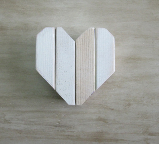 Under My Umbrella: Heart 101 - A 2x4 Tutorial