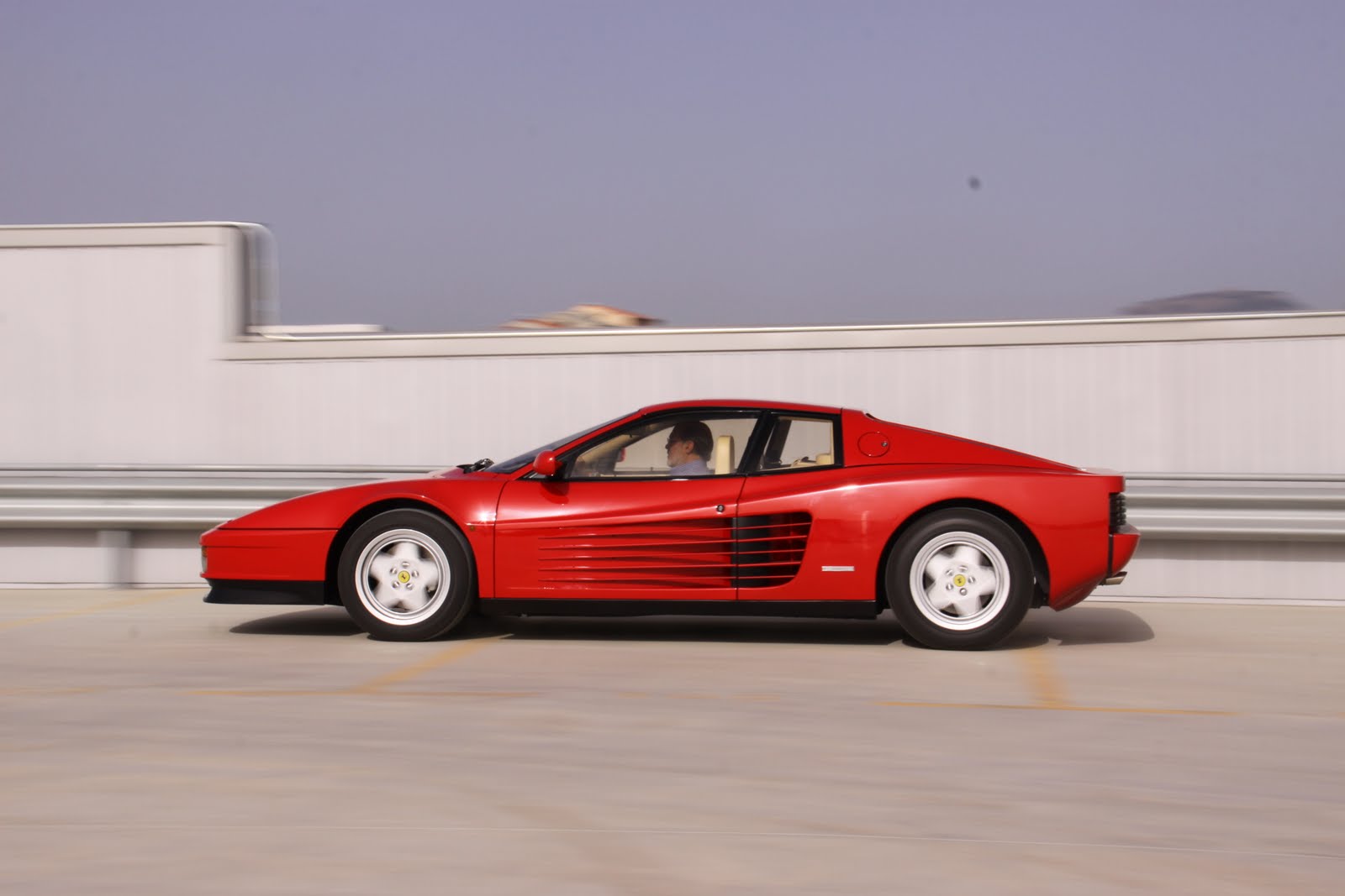 RUCABADO AUTOMOVILES DE COLECCION: 1989 FERRARI TESTAROSSA 2ªSerie