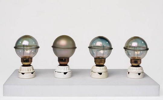 Design. Thoughts. Life.: History of the light bulb. Creative photo sets.
