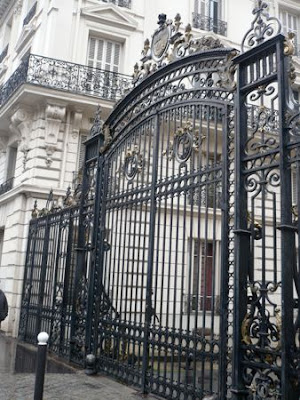 God, I Love Paris: Royal gates of Paris