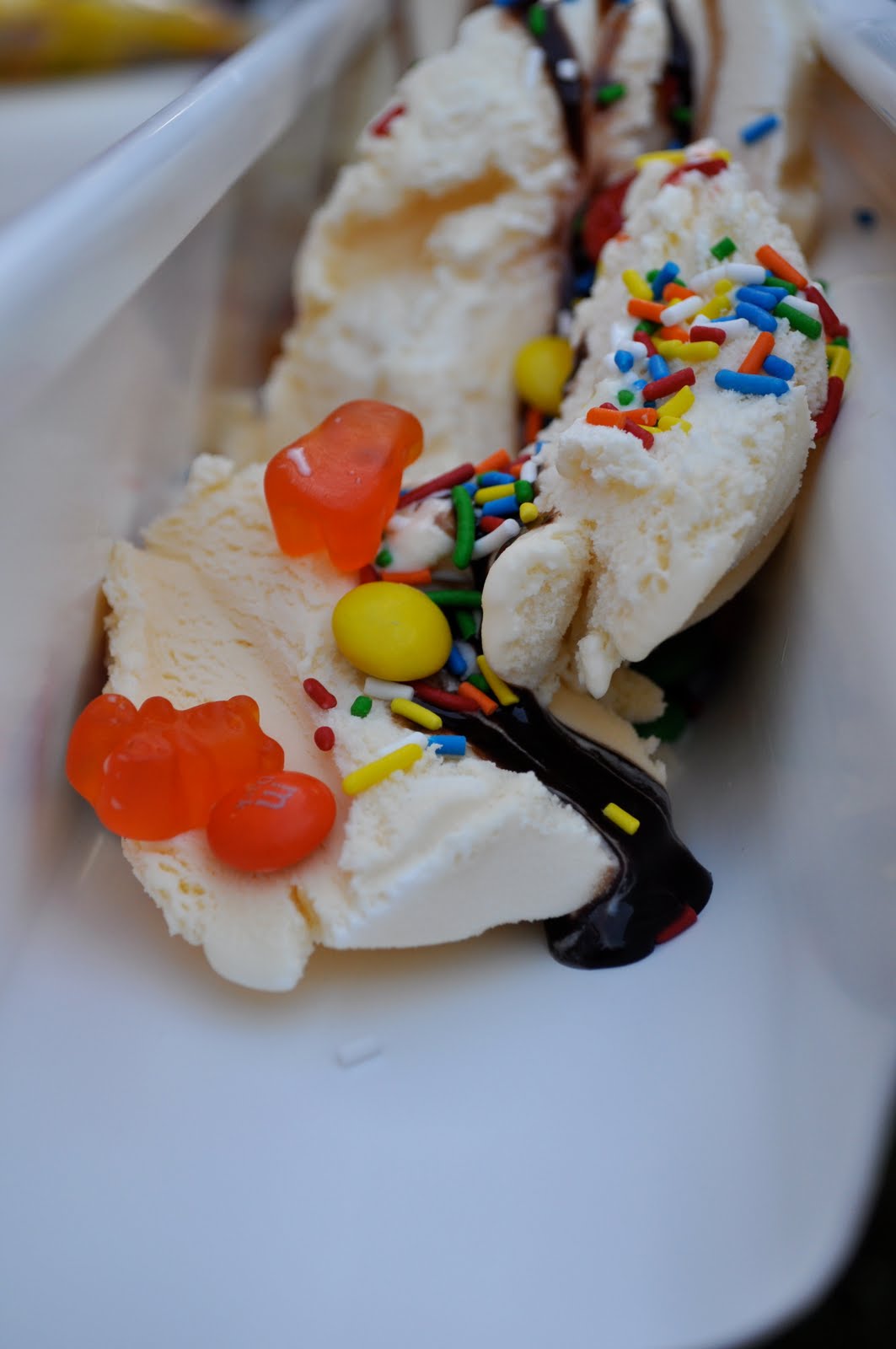 Palmer Ponderings...: World's BIGGEST Ice Cream Sundae