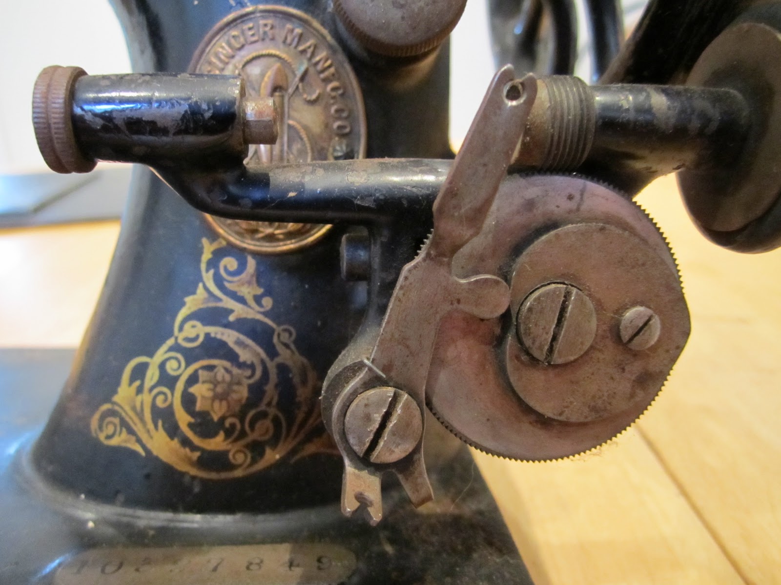 The Corset Channel: Restoring a Vintage Sewing Machine.