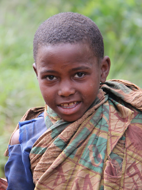 Jose Pavis at Rugerero, Rwanda: People’s faces