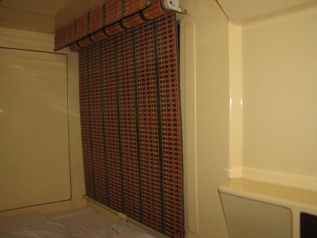 World Traveler Society: Japanese Capsule Hotels