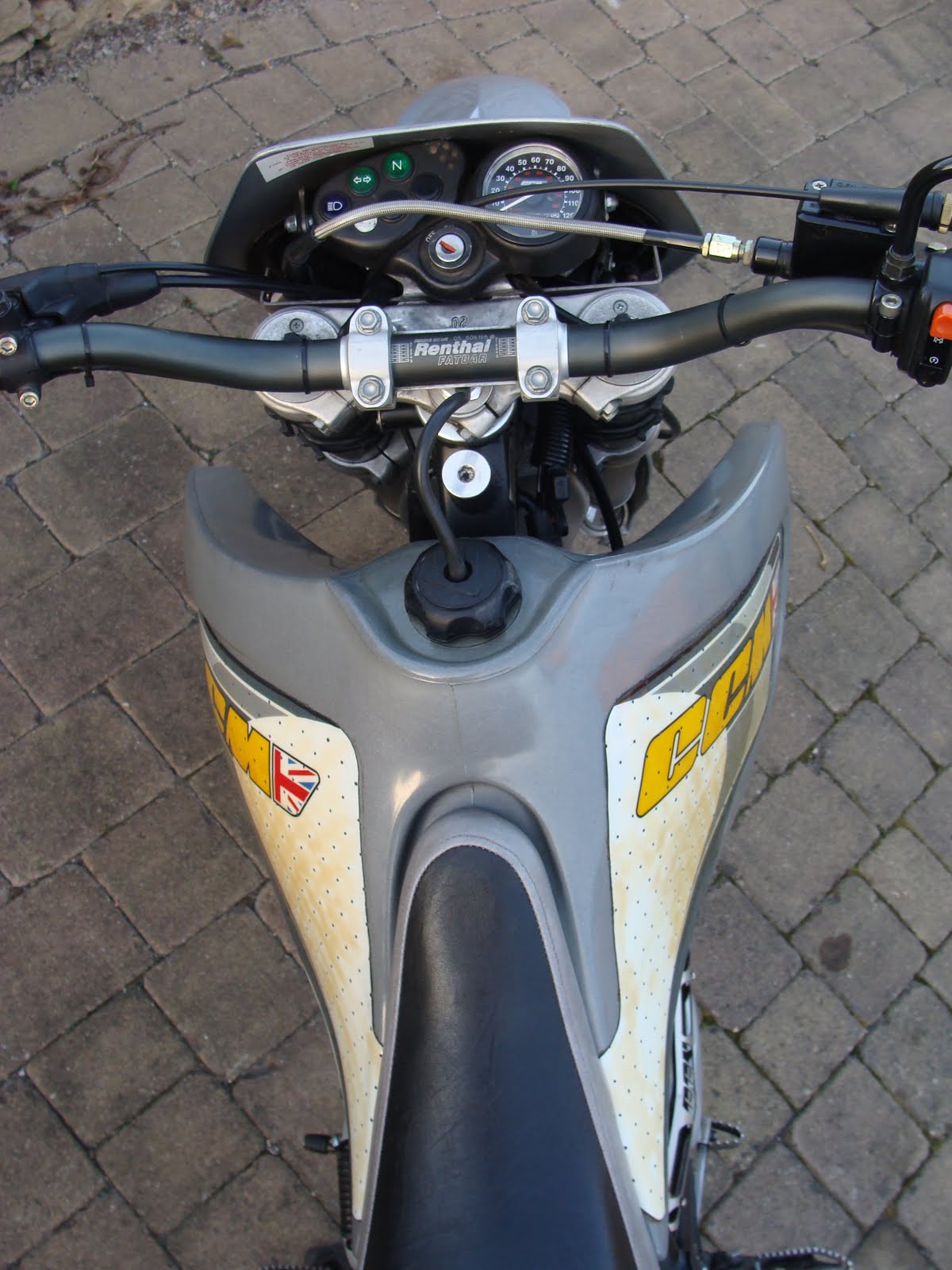 Mr Motor Tweeter: ROAD TEST: 2001 CCM 604E DS