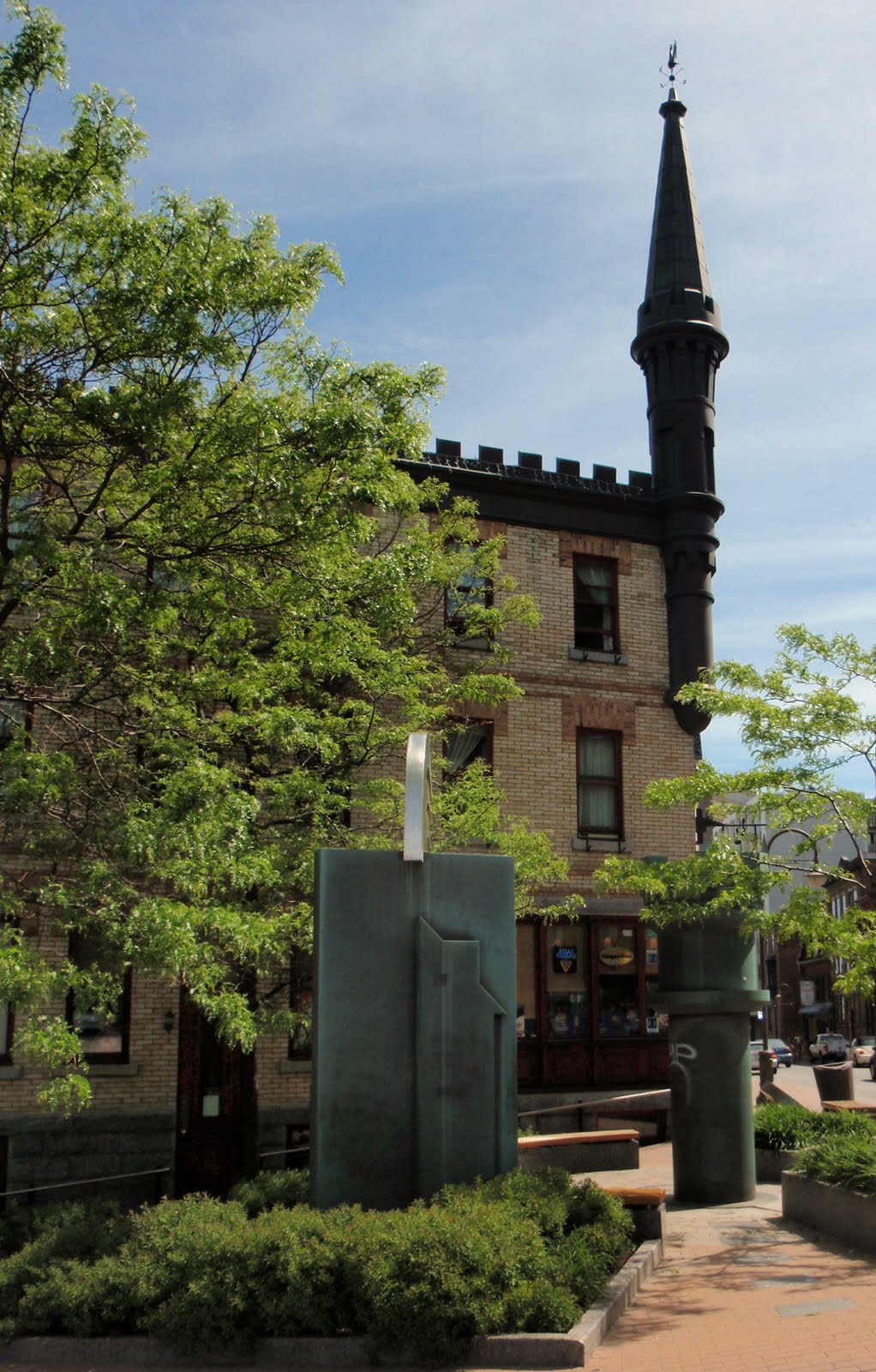 Monuments de Québec: Place du Faubourg