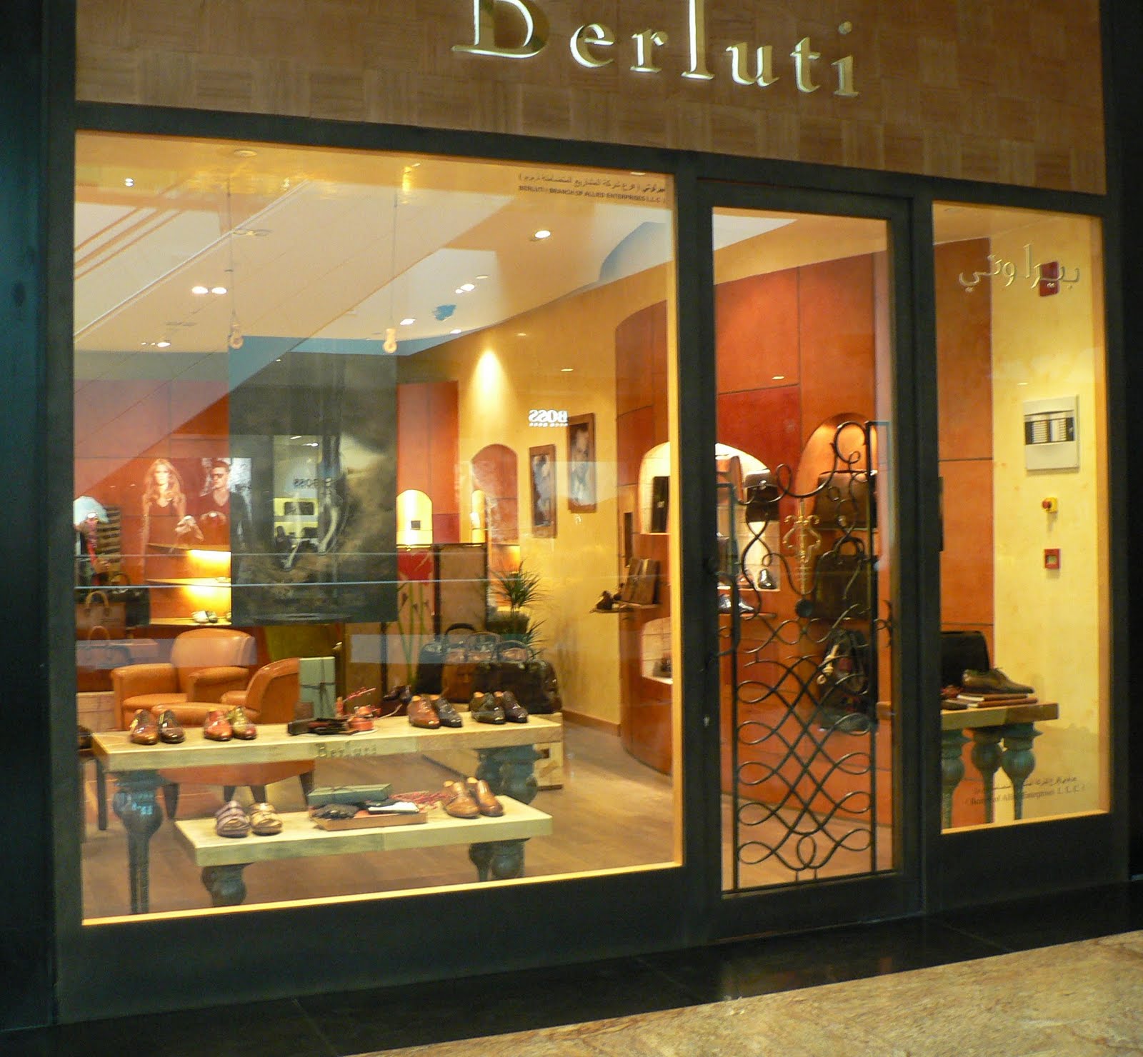 FER LES BOUTIQUES: BERLUTI Window displays Mall of the Enirates Dubai