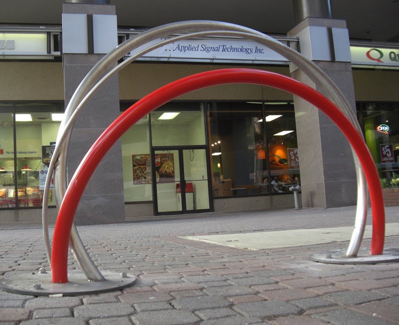 Ode Street Tribune: Rosslyn leads in creative bike racks