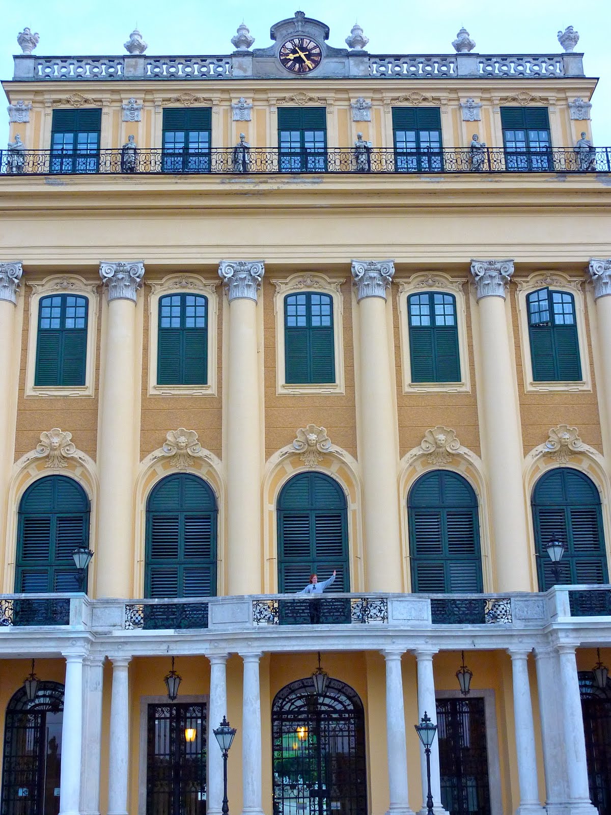 Mackenzie en France: vienna