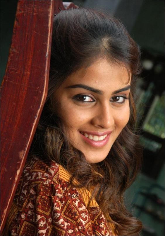 zapegato 1: Genelia D'Souza Cute Smile face photo's