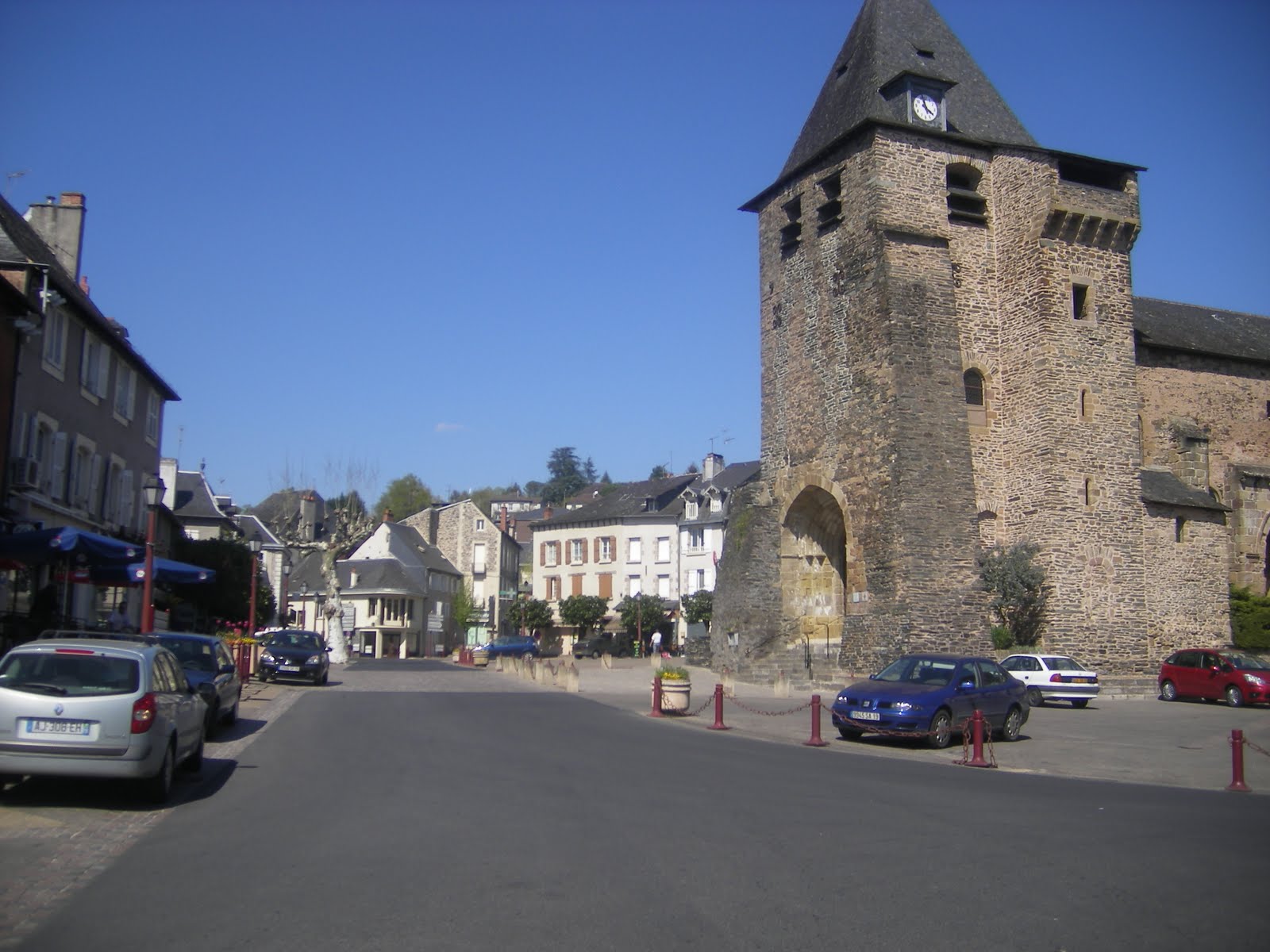 ALLASSAC PLUS BELLE VILLE DU MONDE: INVESTISSEZ LA PLACE D'ALLASSAC