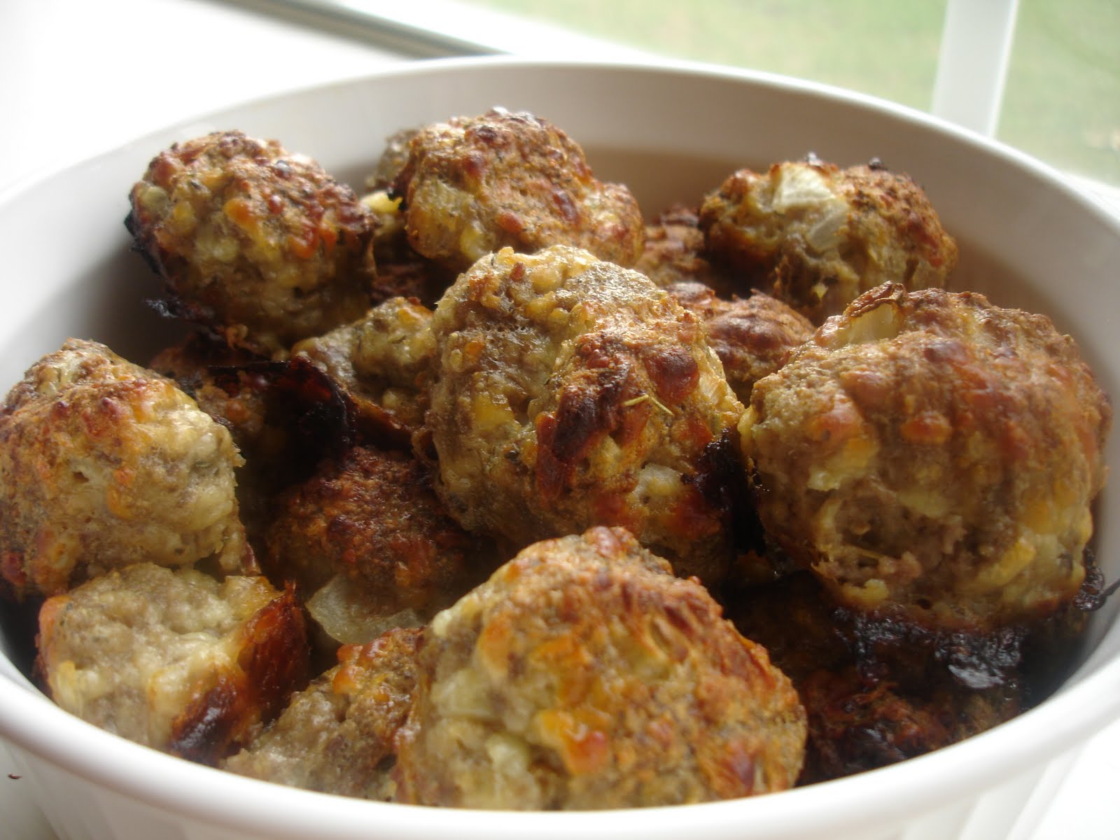 Guest Blogger: Kludgymom's Fast Spaghetti Sauce and Kick Ass Meatballs ...