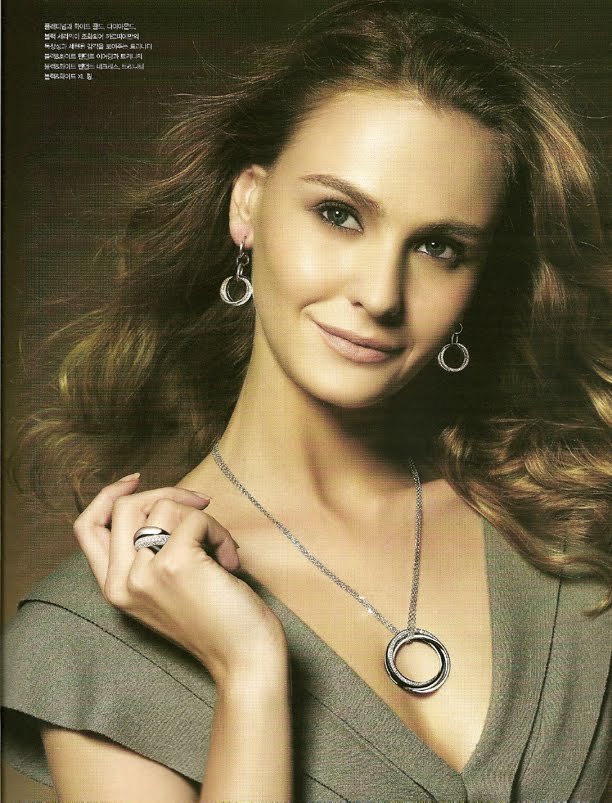 JENNIFER MODEL: 11.2010