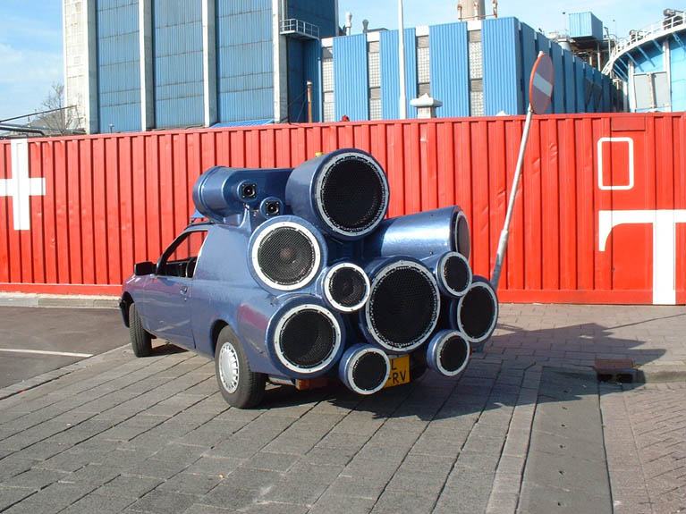 yago's web: Mobile DJ Car: Rocket Engine Speakers