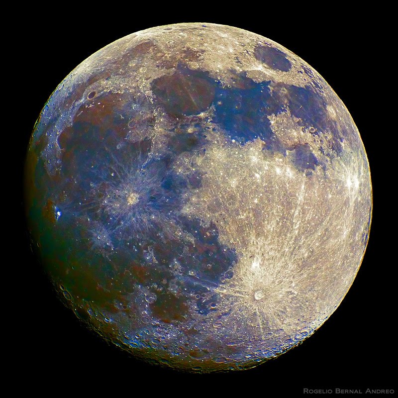 El Selvático: ¿La luna a color?