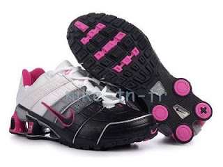 chaussures nike: Nike Shox NZ II Femme en Noir,Blanc,Rose Foncé