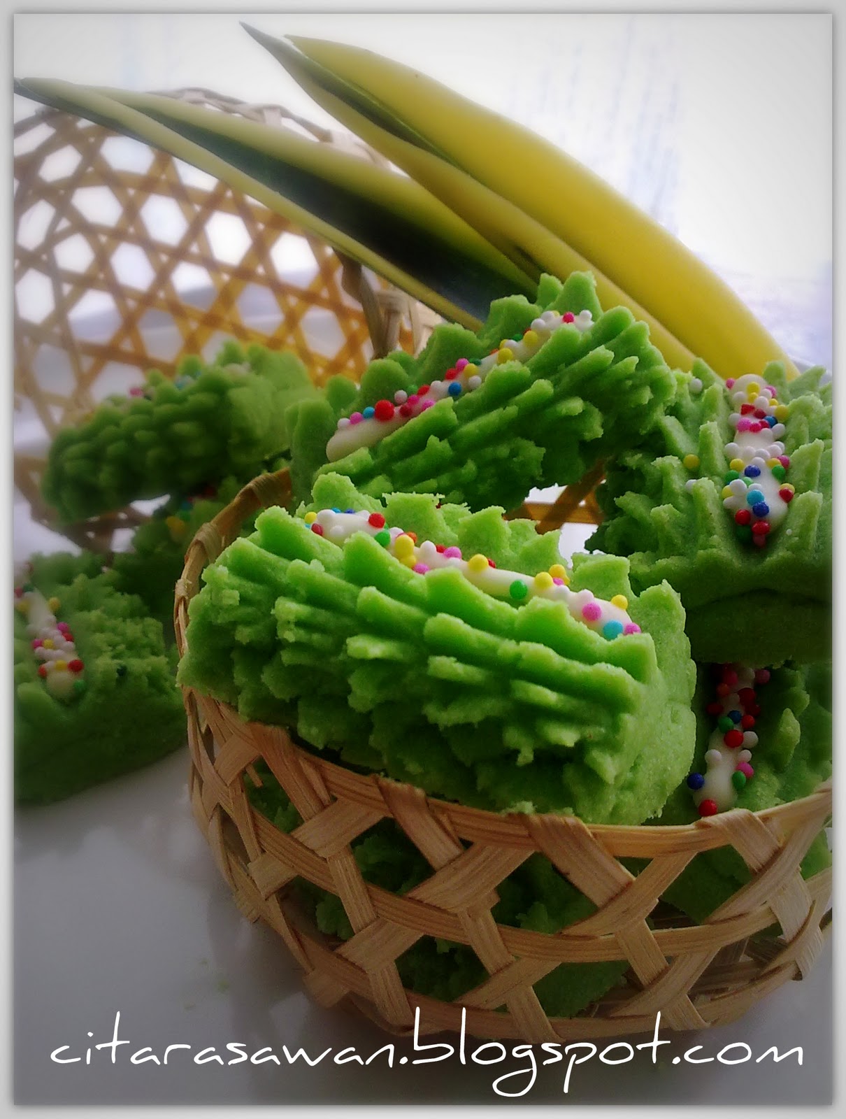 Pandan Green Lace Cookies / Biskut Samperit Pandan ~ Must Read!