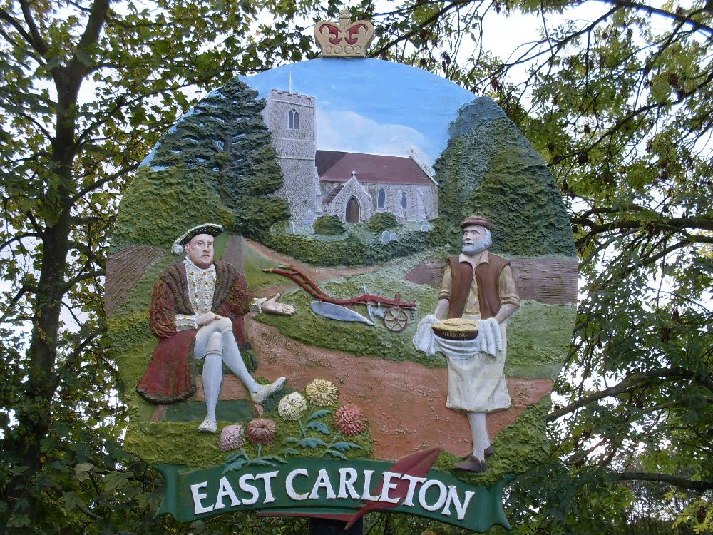 Pork Pie News: Canapés on Swardeston Common