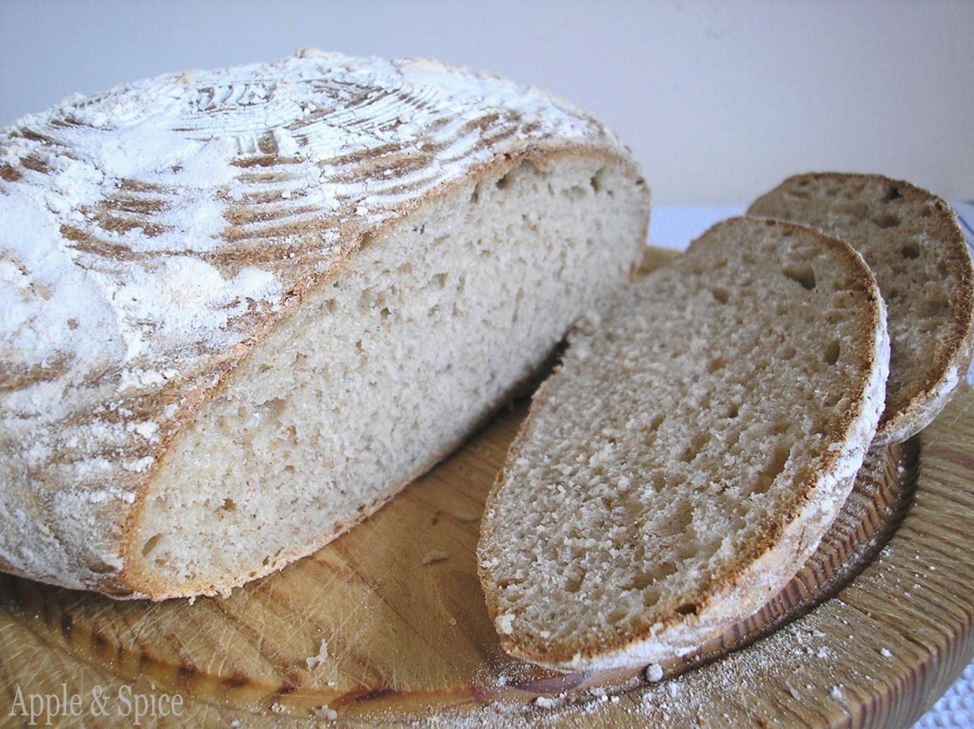 Apple & Spice: Light Rye Sourdough Bread