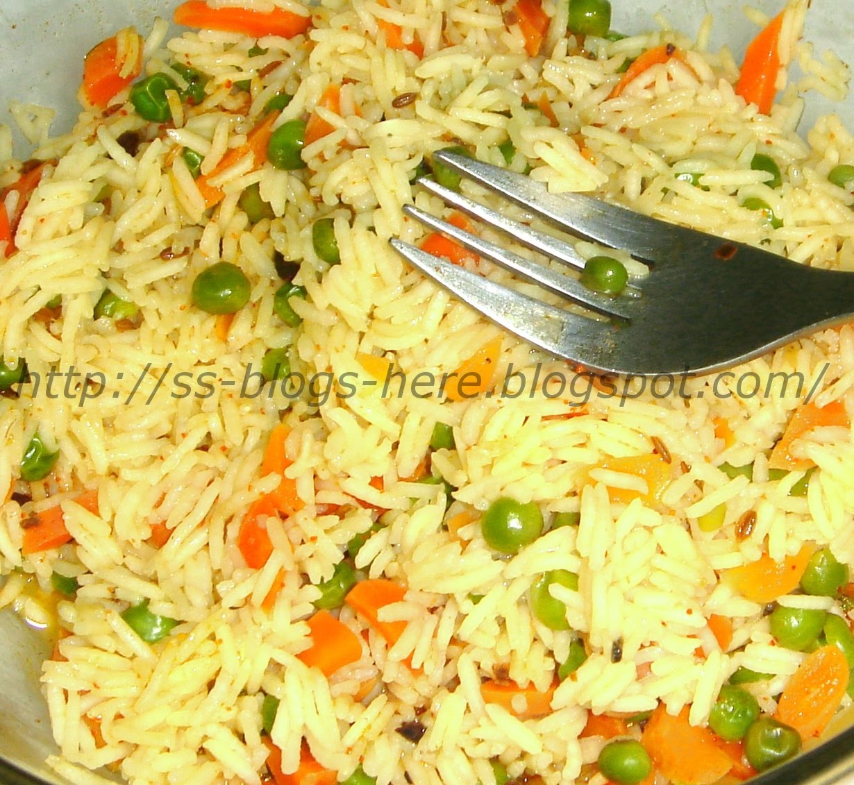 SS blogs here: Carrot and Peas Pulav - for the Newbie Cook