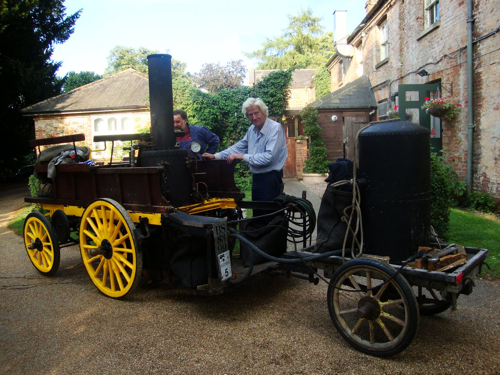 Langar Hall: Rare cars afternoon tea party Saturday August 14th