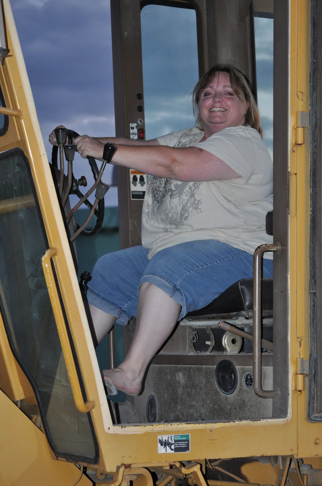 Weeping Willow Art, and me loved ones: Tractor Girls