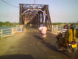 Wikum Opatha: Kalladi bridge