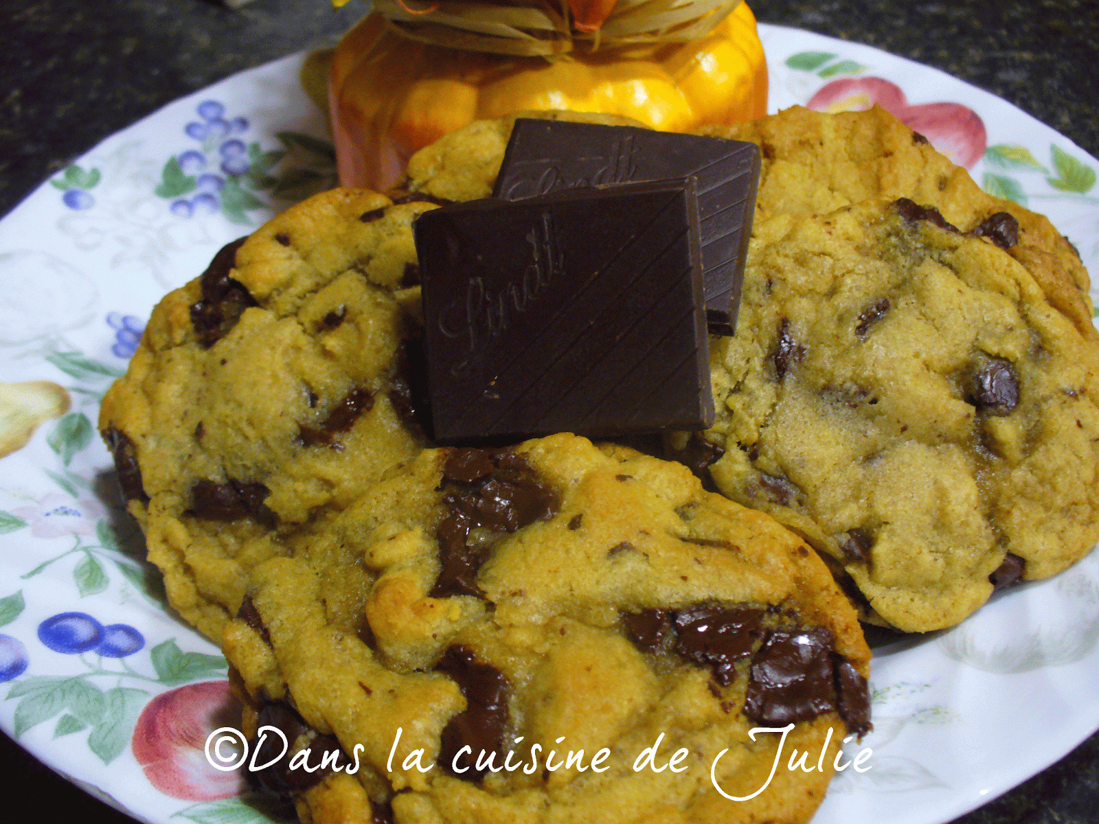 DANS LA CUISINE DE JULIE: Biscuits moelleux aux brisures de chocolat