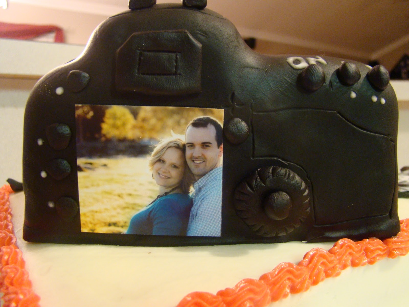 Simply Cake: Camera Cake