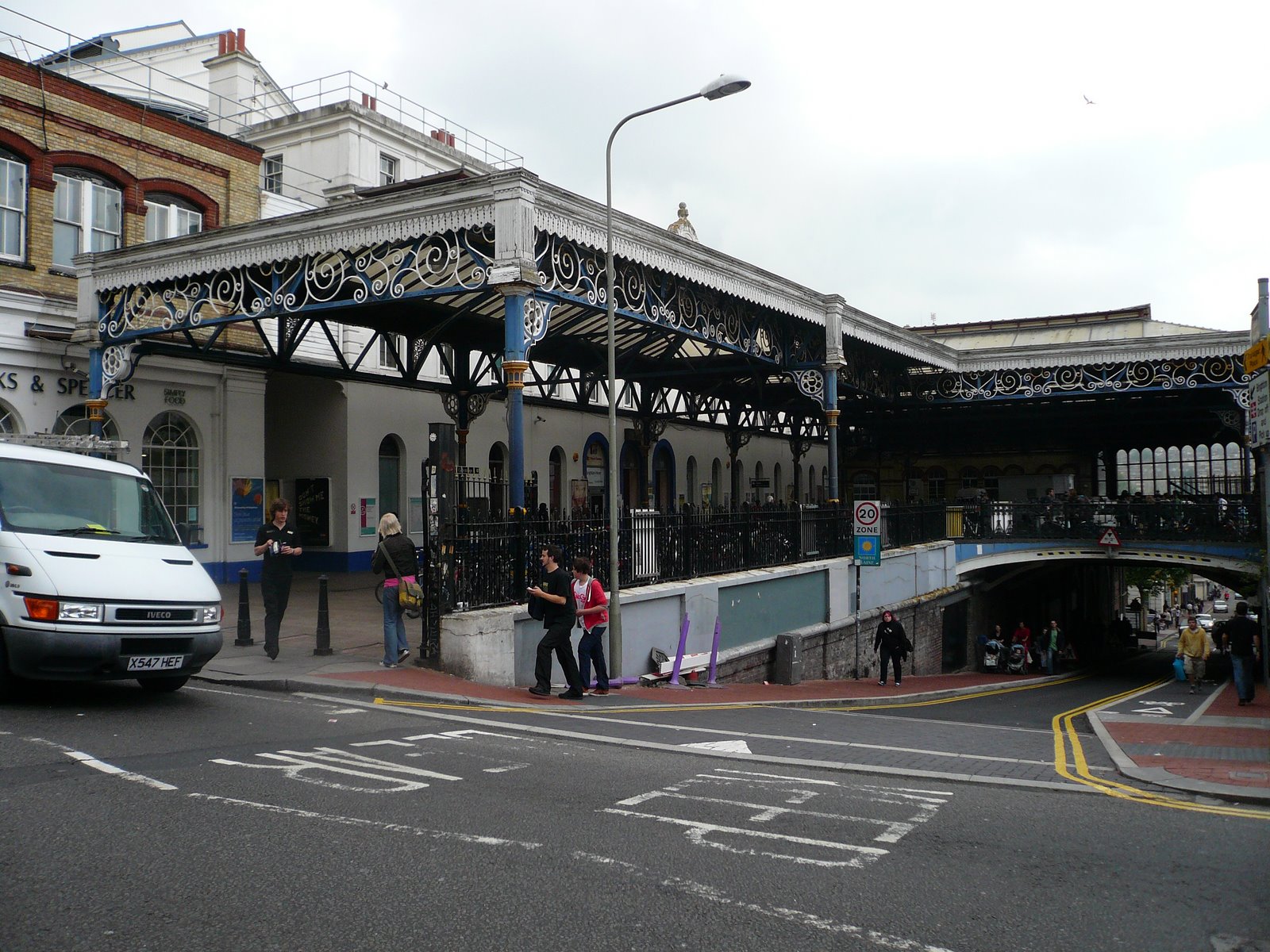 Brighton & Hove Pictures: Brighton Train Station