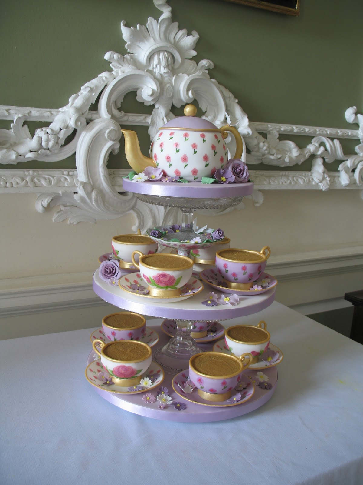 girl eats art: November 2010