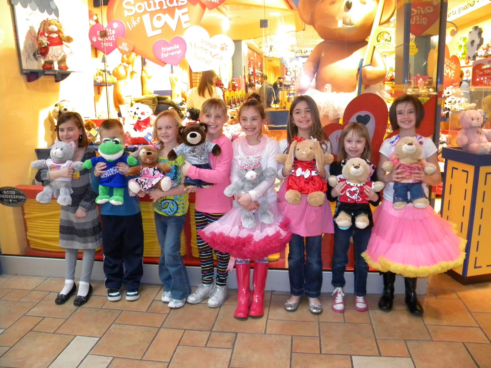 The Wallpapers: Build a Bear party