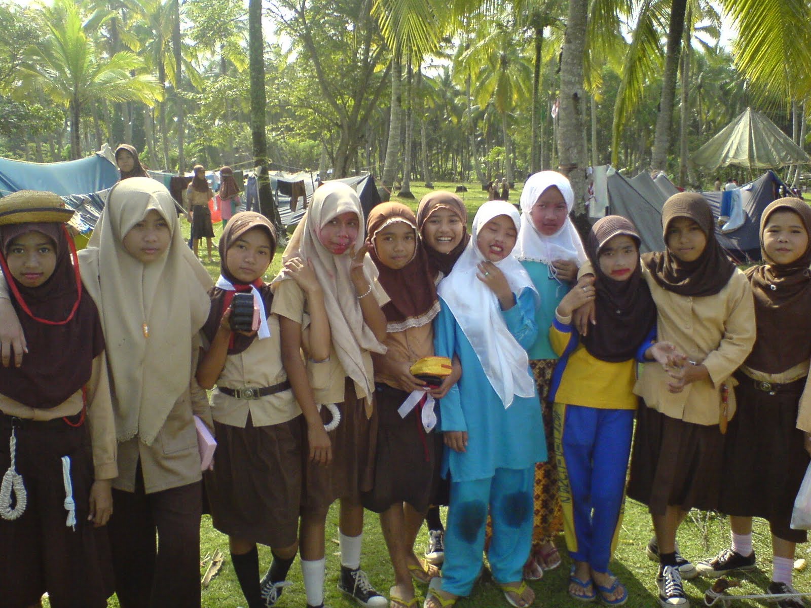 liburan: mathla`ul anwar pusat menes